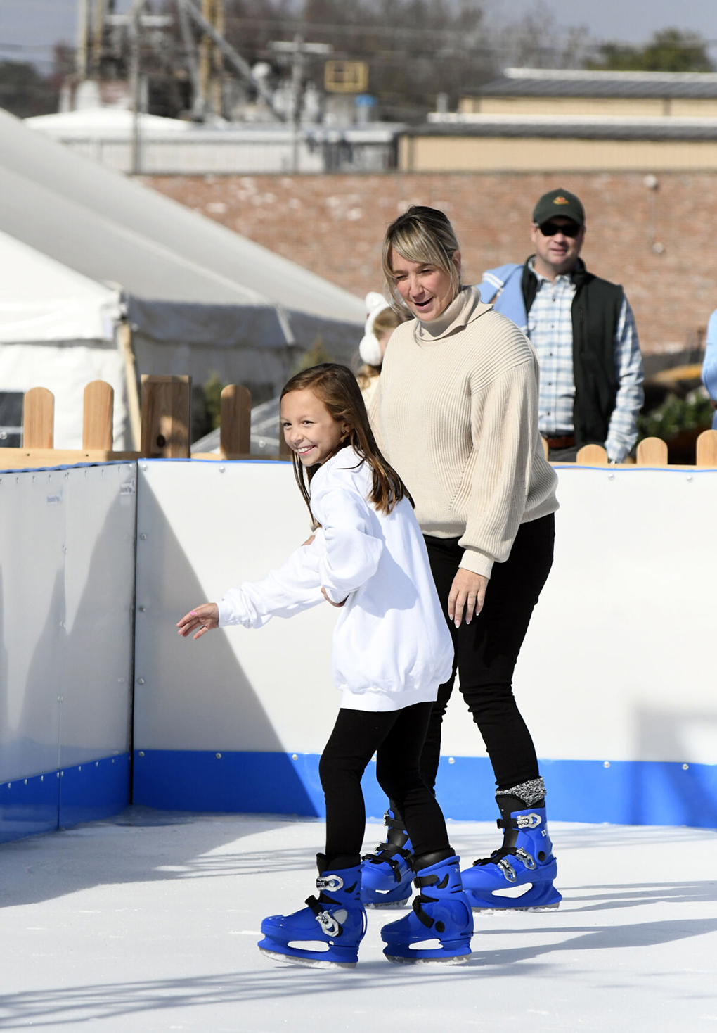Cullman Christkindlmarkt kicks off with Lighting of Christmas Pyramid ...