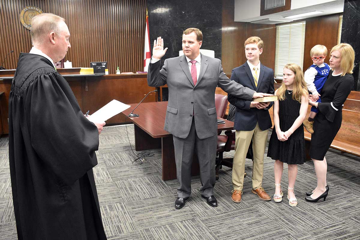 Floyd takes oath of office as district judge | The Cullman Times