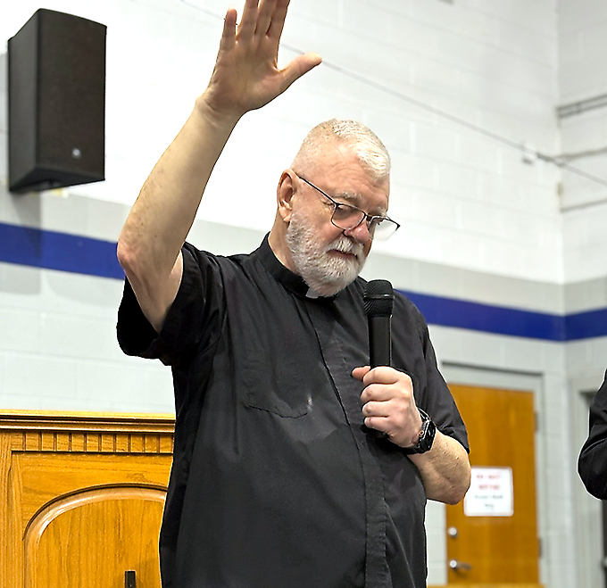 Well-wishers say goodbye to Sacred Heart’s Egan as he leaves for new ...