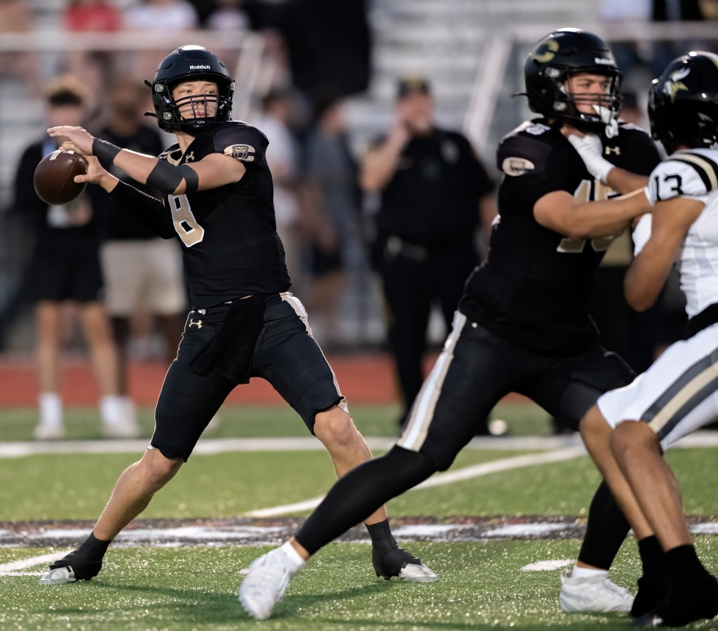 PREP FOOTBALL: Jasper scores late TD, outlasts Cullman for 30-29 win ...